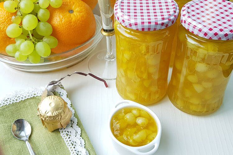 Dulceturi si Compoturi - Bucataresele Vesele