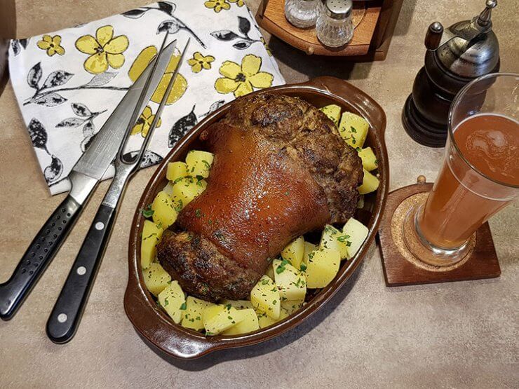 Picioare de porc cu fasole la cuptor - Bucataresele Vesele